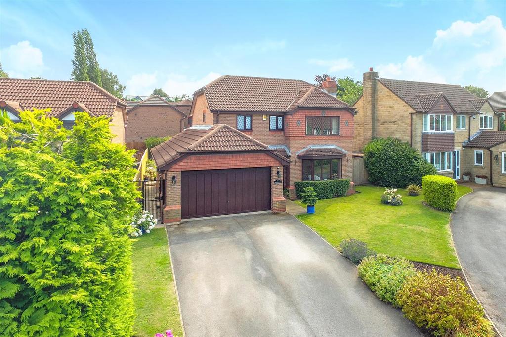 Wike Ridge Avenue, Leeds, West... 4 bed detached house - £700,000