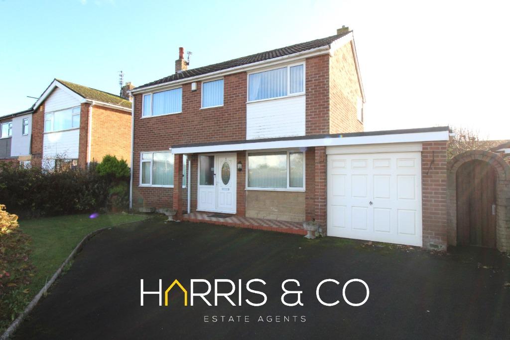 Larkholme Parade, Fleetwood, FY7 3 bed detached house - £235,000