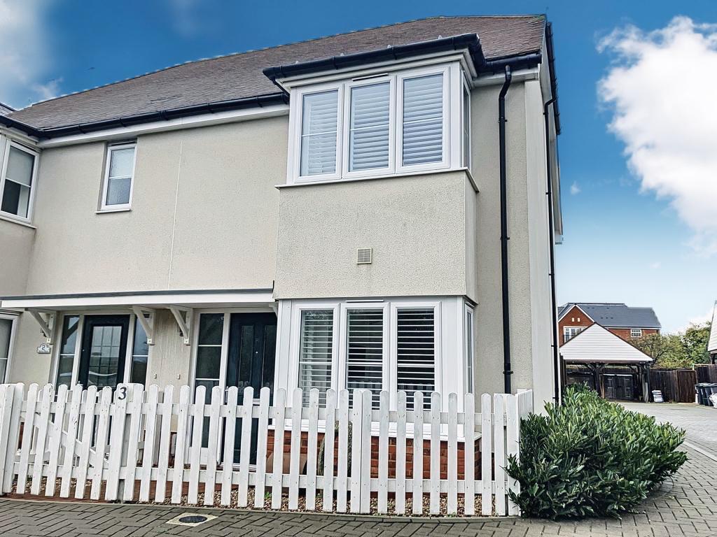 Wouldham, ME1 2 bed semi-detached house - £375,000
