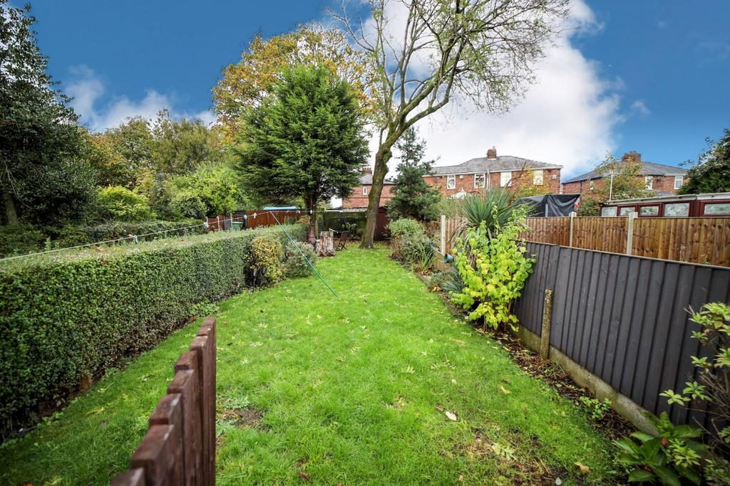 Clipsley Lane, Haydock, St. Helens... 2 bed terraced house - £120,000