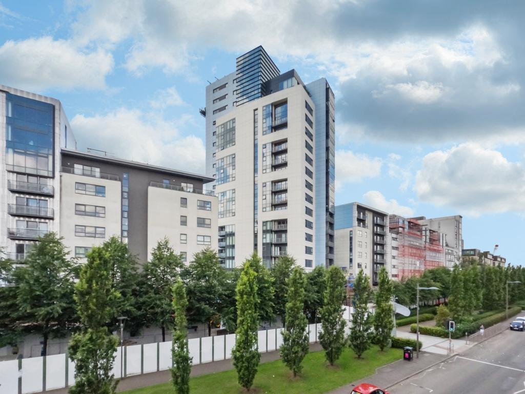 Meadowside Quay Square, Flat 9/3... 2 bed flat - £185,000
