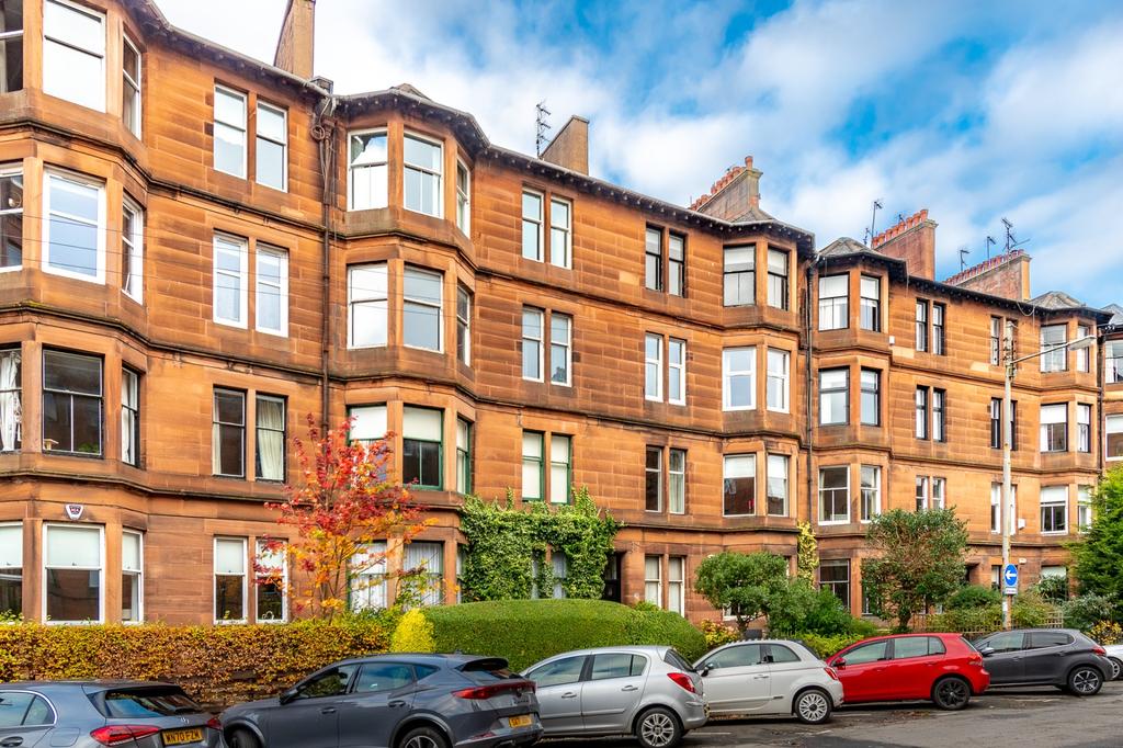 Novar Drive, Flat 1/1, Hyndland... 2 bed apartment - £285,000