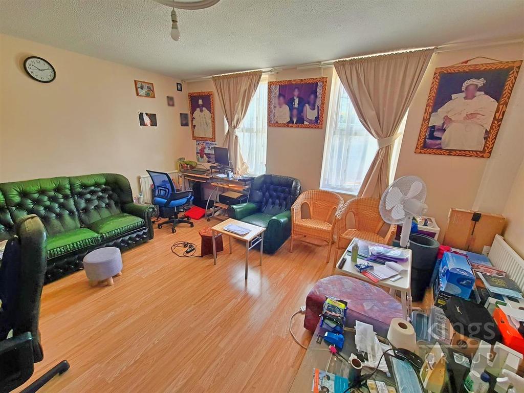 Malpas Road, London, E8 4 bed terraced house - £690,000