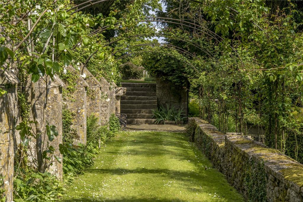 Edgeworth Manor, Edgeworth, Stroud... 9 bed detached house for sale - £ ...