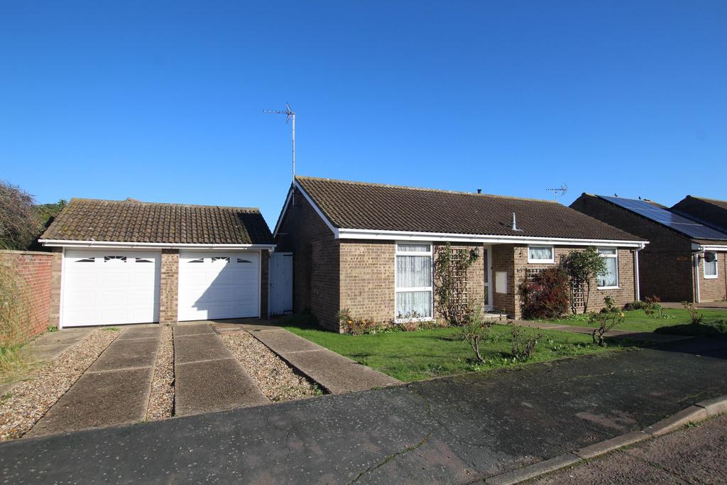 Dorking Crescent, Clacton-on-Sea 3 bed bungalow for sale - £330,000