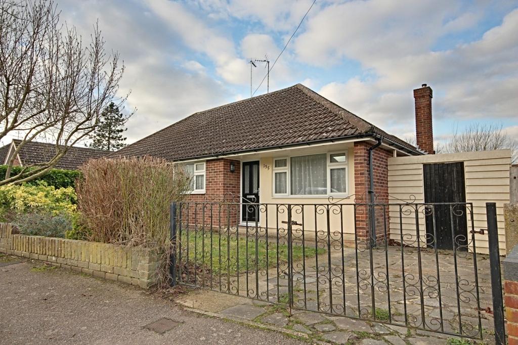 Cannons Close, Bishop's Stortford, CM23 2 bed bungalow - £1,250 pcm (£ ...