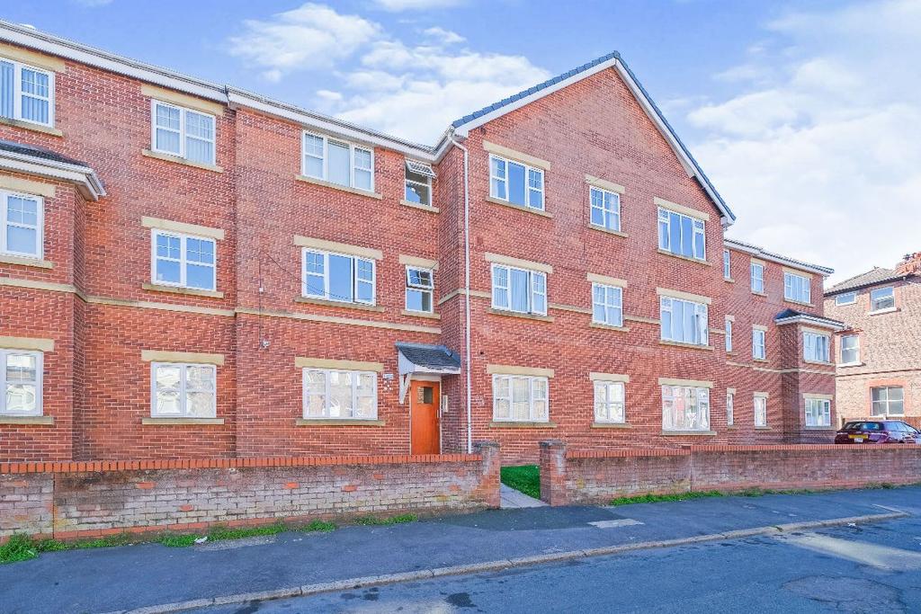 Apartment, Moscow Drive, Liverpool 2 bed apartment - £79,995
