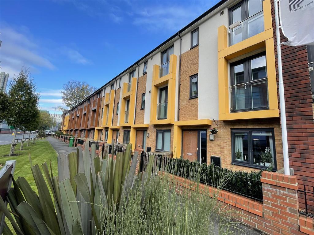 Upper Brook Street, Ardwick 4 bed townhouse for sale - £350,000