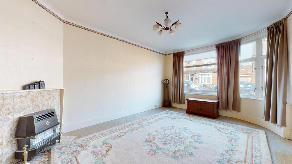Meadow Road, Gravesend, DA11 7LR 3 bed end of terrace house - £350,000