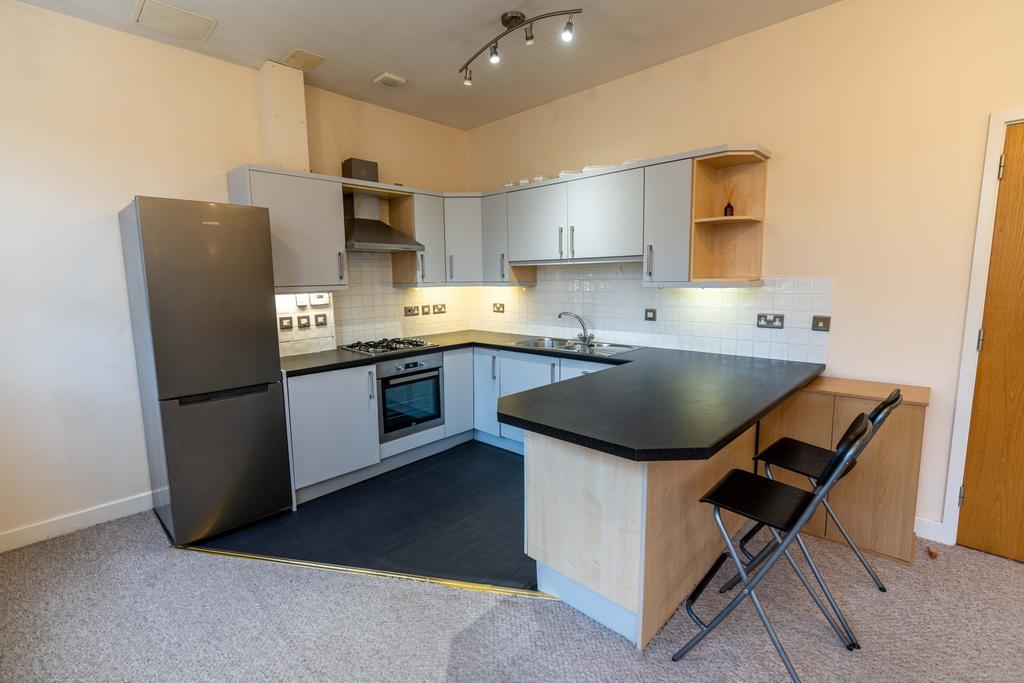 Crow Lane, Rochester, Kent, ME1 2 bed apartment - £1,195 pcm (£276 pw)