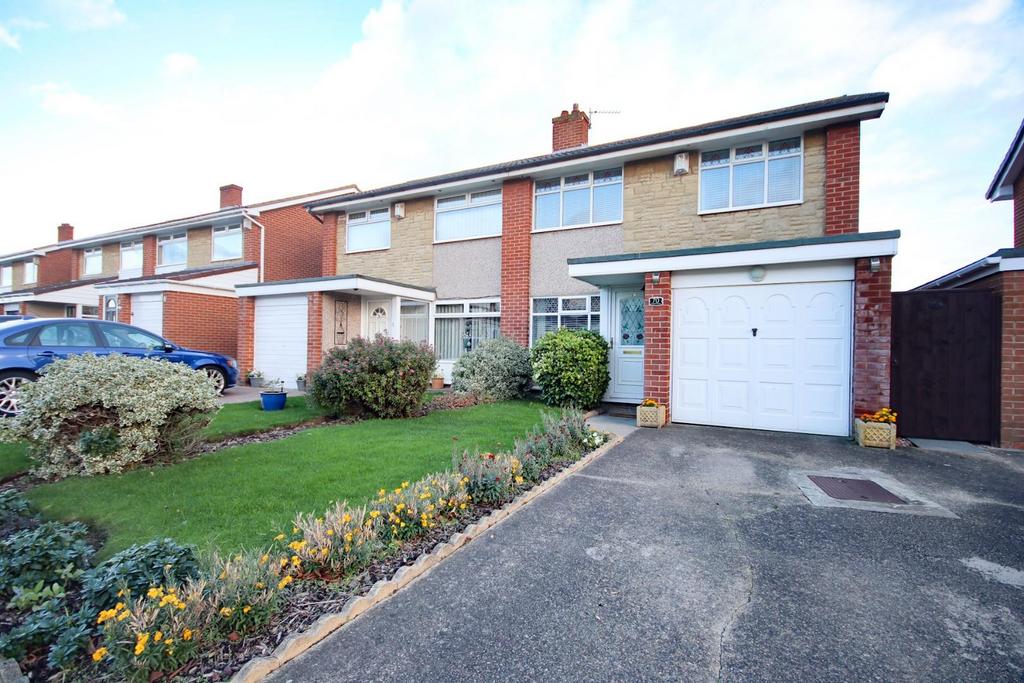 Chadderton Drive, Stainsby Hill... 3 bed semi-detached house - £155,000