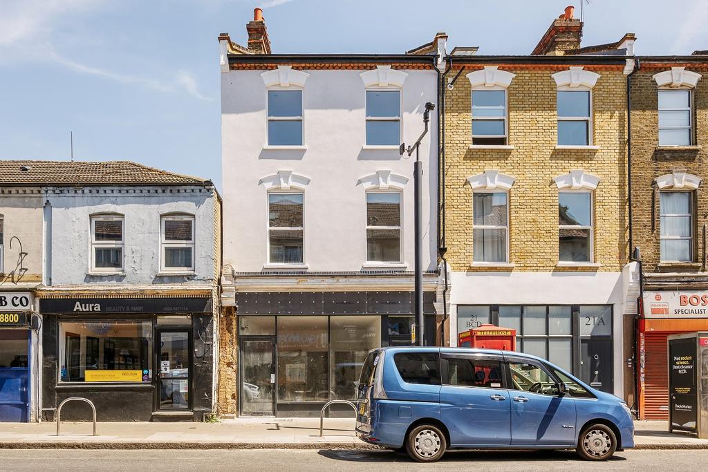 Boston Road, Hanwell, W7 2 bed flat - £1,700 pcm (£392 pw)