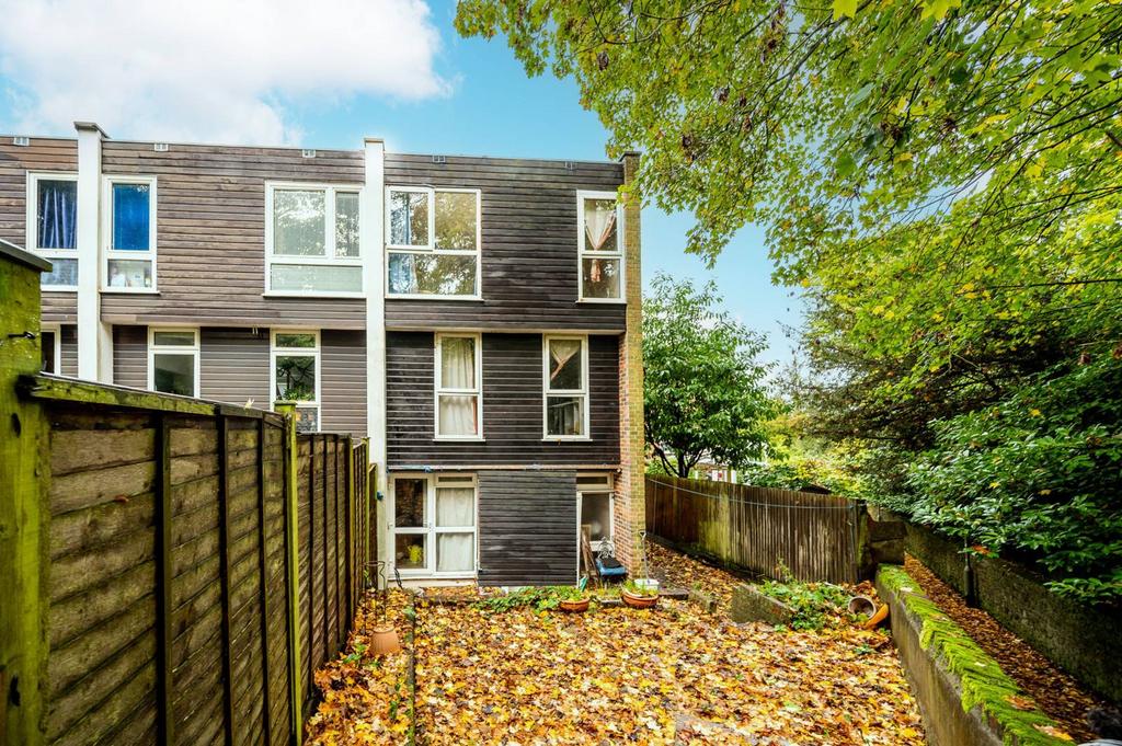 Devon Bank, Guildford, GU2 5 bed terraced house for sale - £550,000