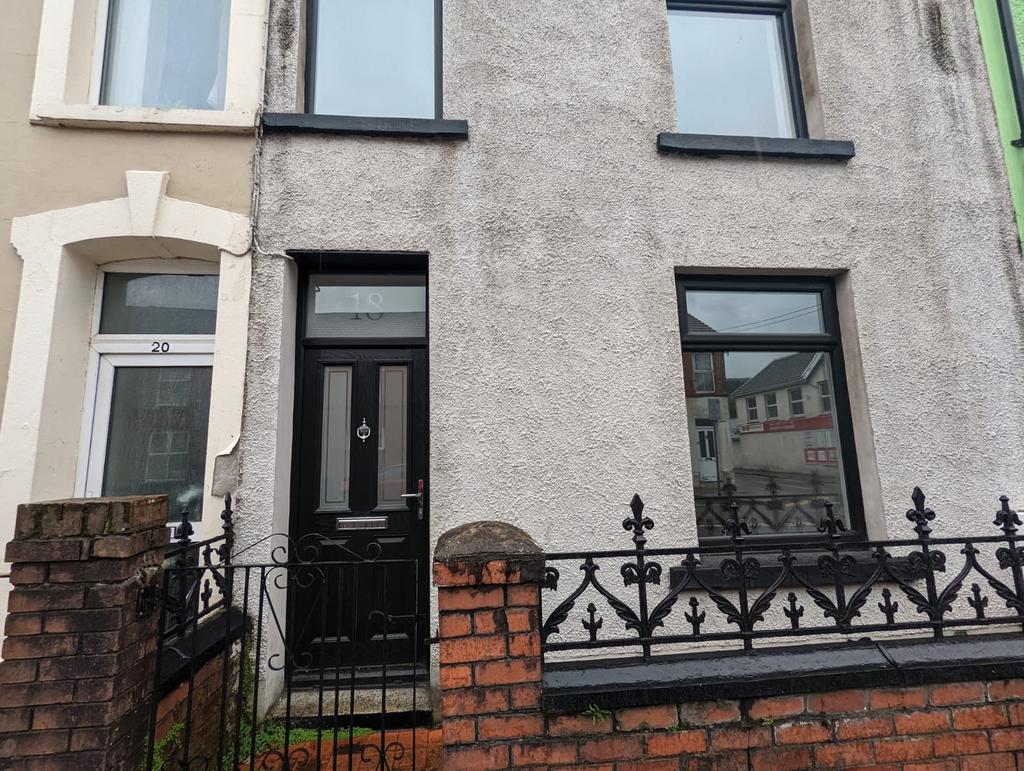 High Street, Glynneath, Neath, Neath... 3 bed end of terrace house - £ ...