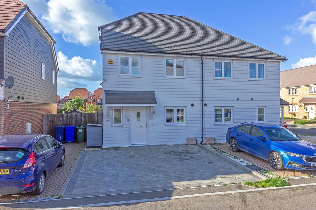 Debnam Grove Sittingbourne Kent Me10 3 Bed Semi Detached House For