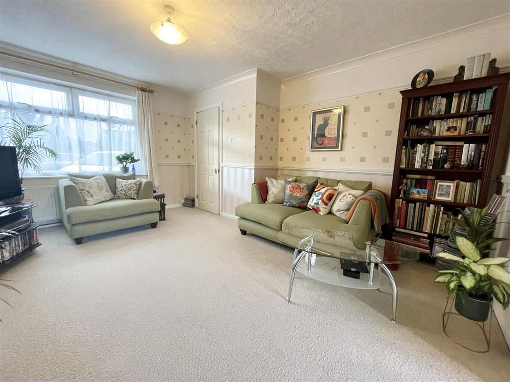 Long Mynd, Halesowen 3 bed semi-detached house - £280,000