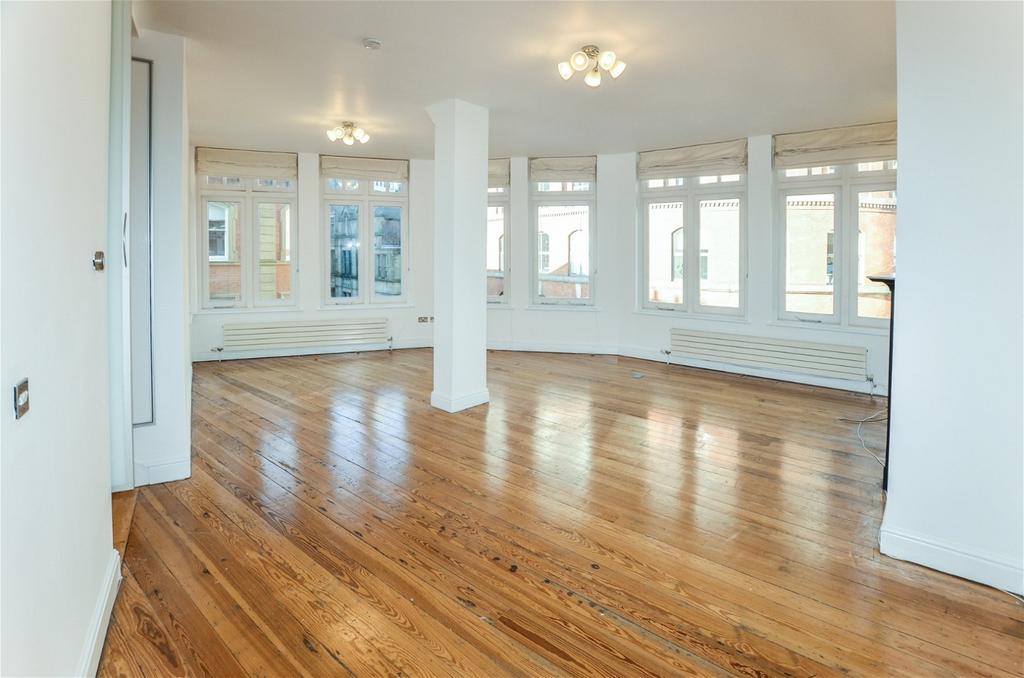 Booth Street, Manchester, M2 4AT 2 bed apartment - £1,600 pcm (£369 pw)