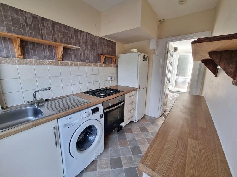 Maindy Road, Cathays, Cardiff 3 bed semi-detached house - £1,500 pcm (£ ...