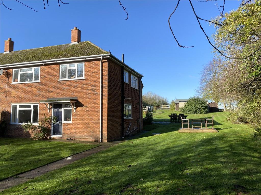 Upton Grey, Basingstoke, Hampshire, RG25 3 bed semi-detached house - £ ...