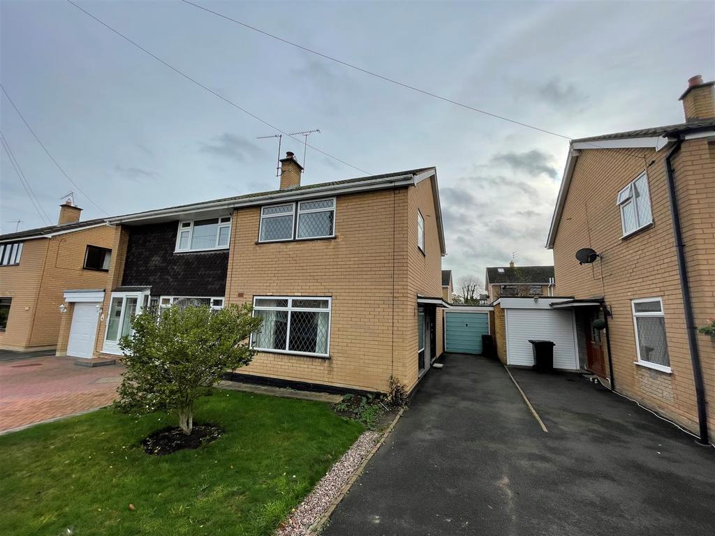 Rugby Road Wollaston Dy8 4rj 3 Bed Semi Detached House £230 000