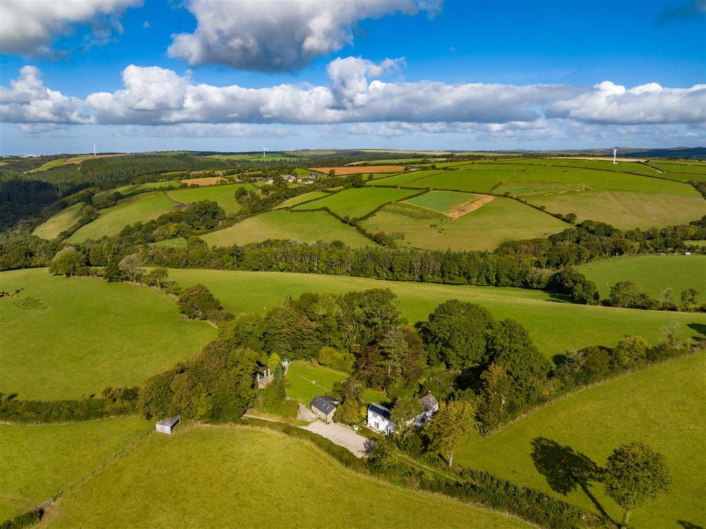 Cardinham | North Cornwall 5 bed detached house - £950,000