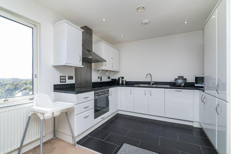 Trident Point, Harrow, HA1 1 bed flat - £1,450 pcm (£335 pw)