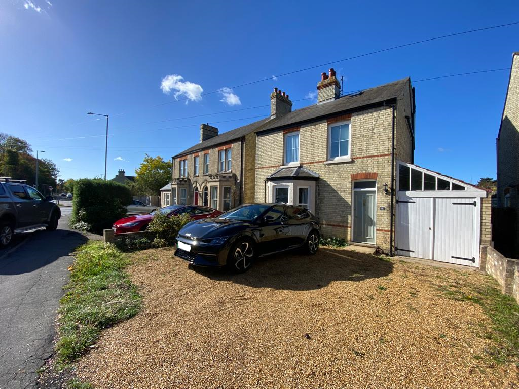 New Road, Impington, Cambridge... 3 bed detached house - £2,100 pcm (£ ...