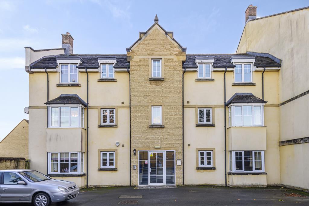 Witney, Oxfordshire, OX28 2 bed flat - £200,000
