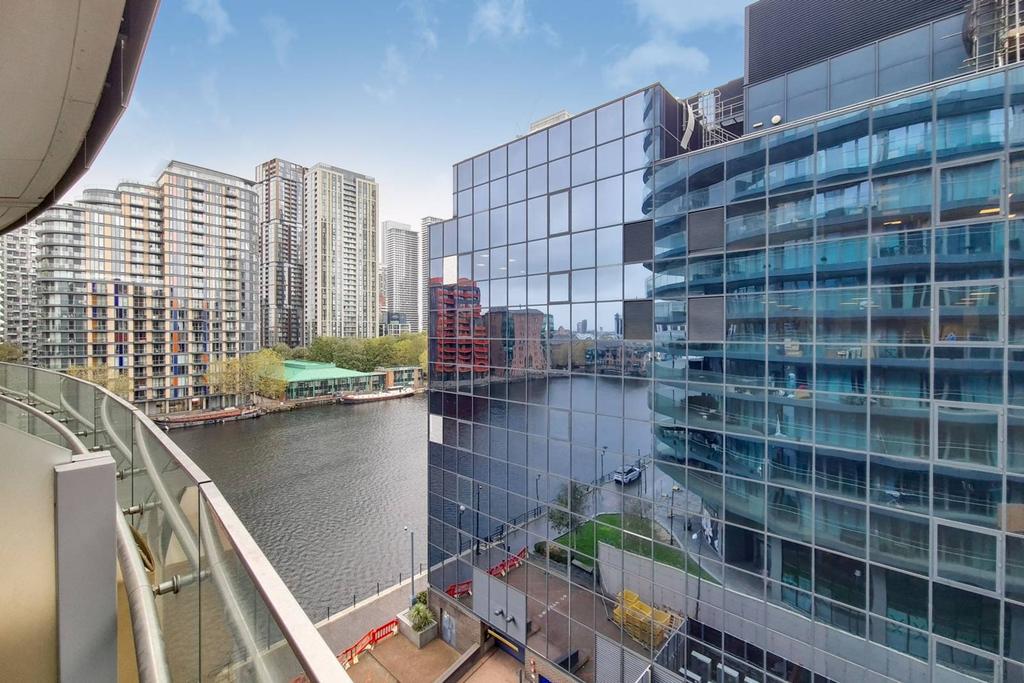 Arena Tower, Canary Wharf, London, E14 1 bed flat - £475,000