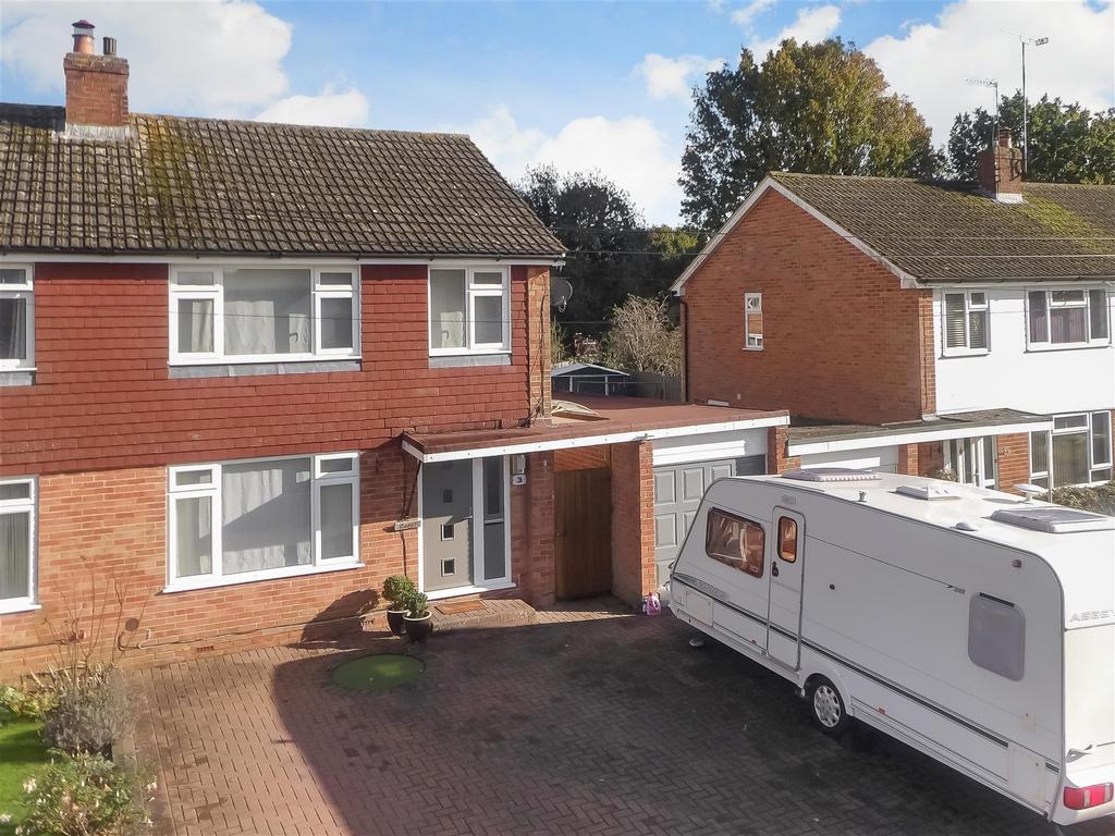 Keats Place, East Grinstead, West Sussex 3 bed semi-detached house - £ ...