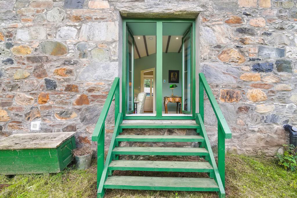 Comrie Farm, By Keltneyburn PH15 3 bed barn conversion - £1,650 pcm (£ ...