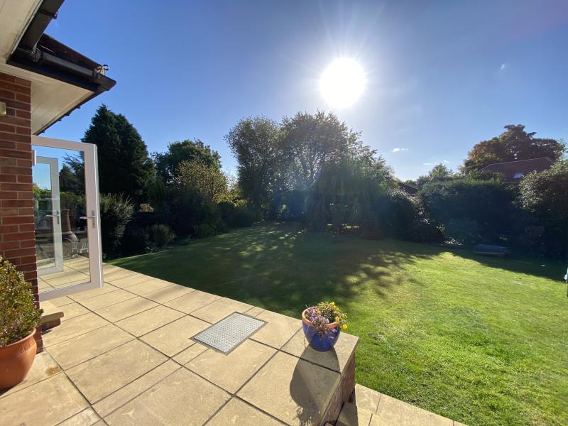 RIPLEY ROAD, KNARESBOROUGH, HG5 9BY 1 bed bungalow - £795 pcm (£183 pw)