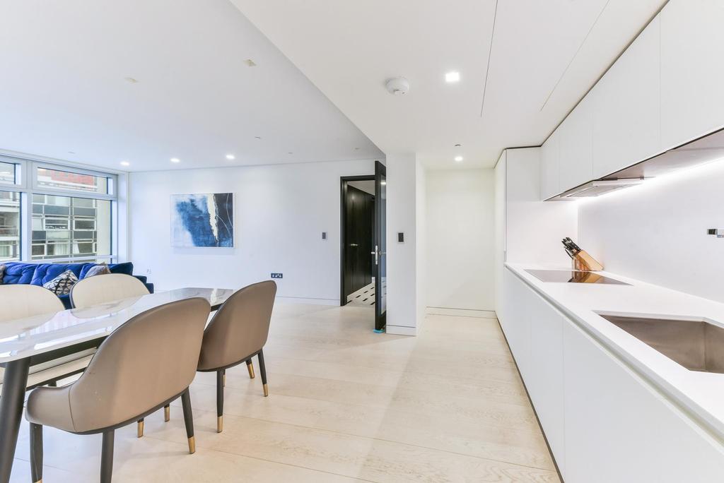 Centre Point, Tottenham Court Road, London, W1CA 2 bed flat - £7,150 ...