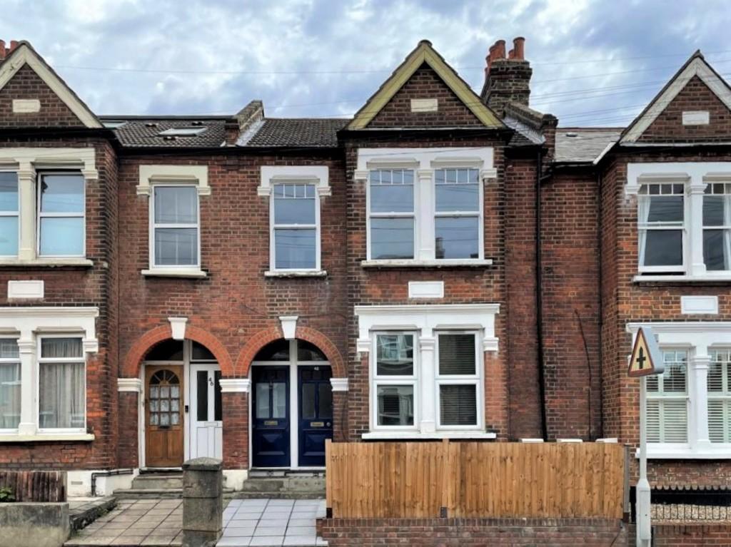 Charlmont Road, Tooting 2 bed ground floor flat - £2,000 pcm (£462 pw)