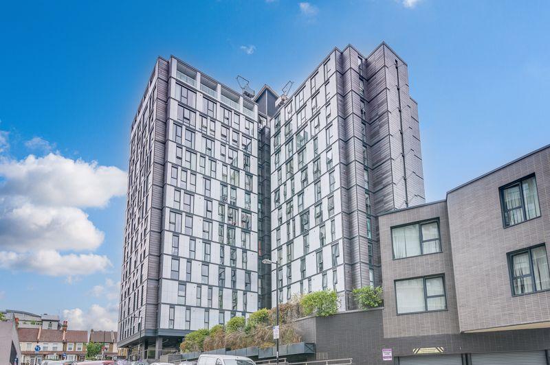 Masons Avenue, Croydon 1 bed apartment - £1,300 pcm (£300 pw)