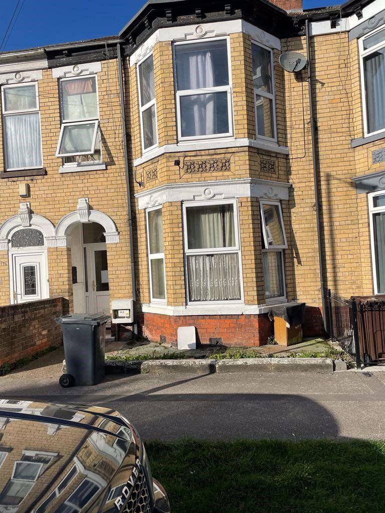 Room 16 Ash Grove, Hull, HU5 1LU 1 bed property - £433 pcm (£100 pw)