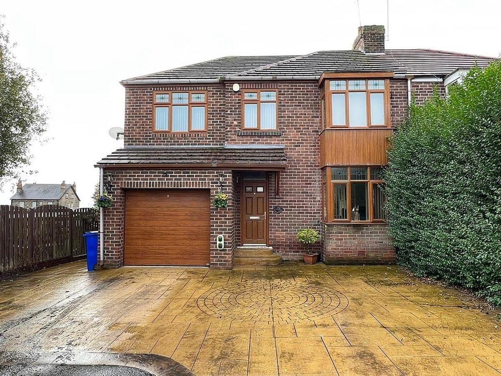Clough Road, Hoyland, Barnsley 4 bed semi-detached house - £240,000