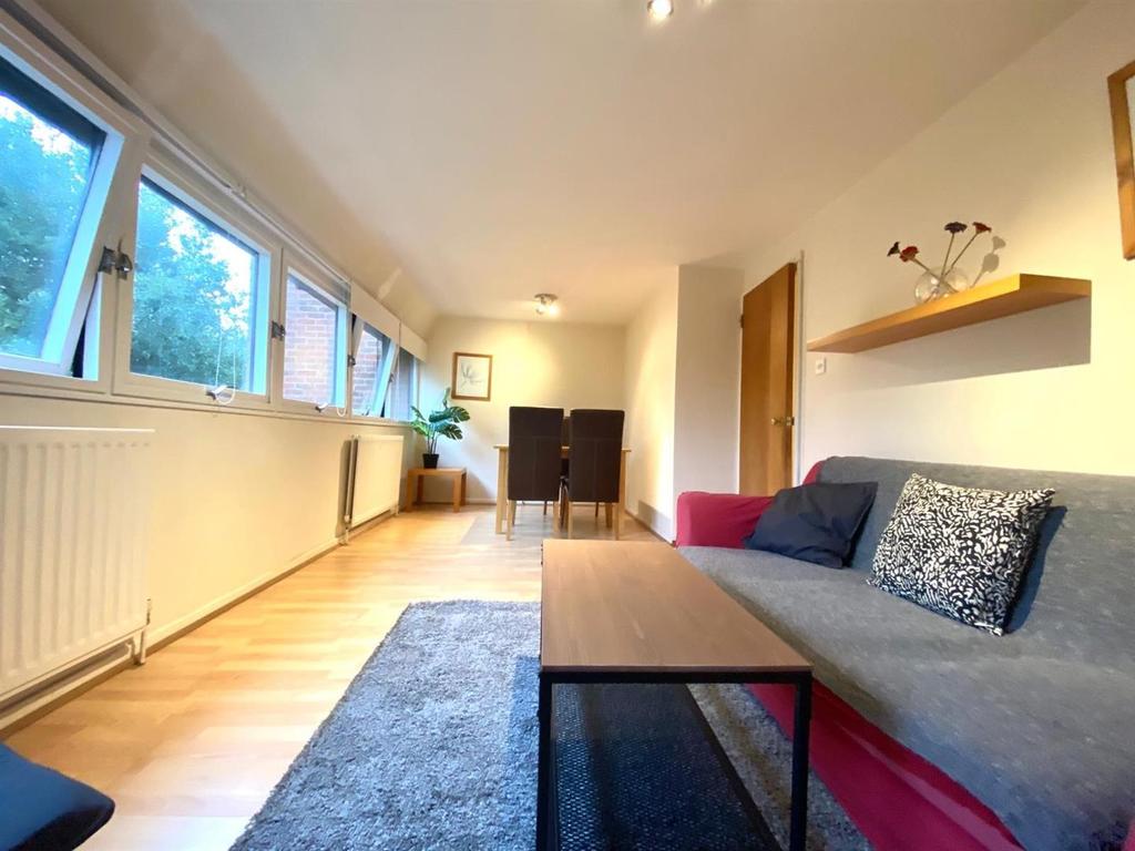 King Henrys Road, London 3 bed house - £3,600 pcm (£831 pw)