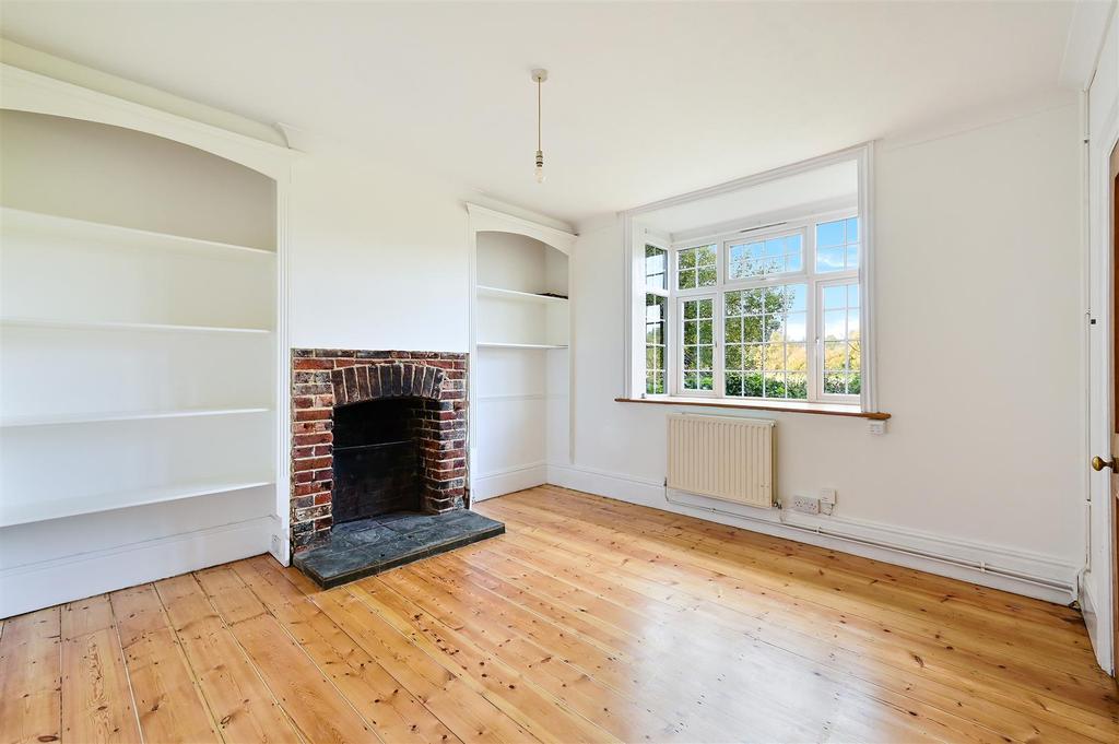 Wood Lane, Tadworth 3 bed semi-detached house - £2,000 pcm (£462 pw)