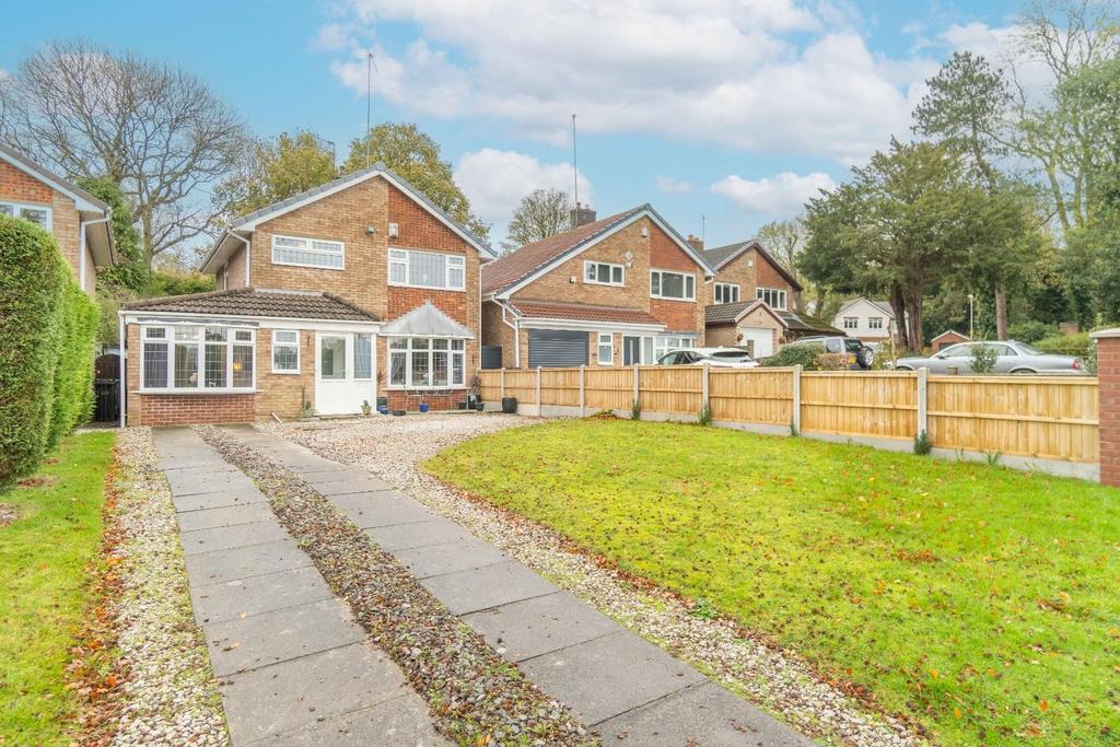 St. Marys Close, Sedgley 3 bed detached house - £350,000
