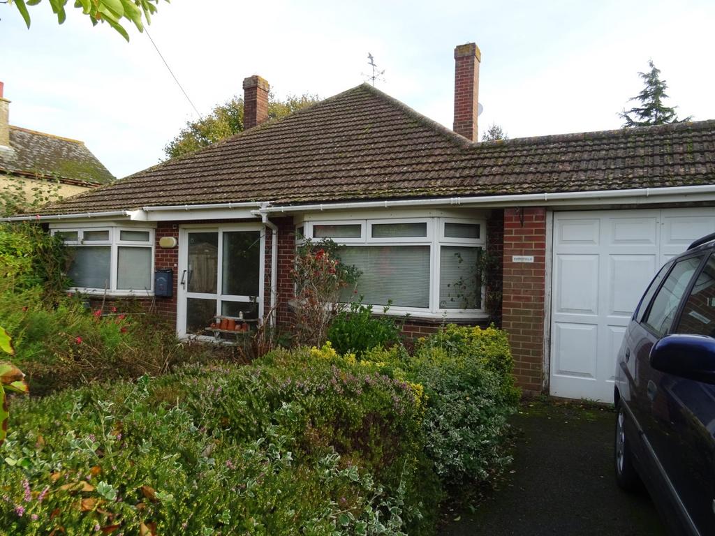 Canterbury Road, Wingham CT3 4 bed detached bungalow for sale - £380,000