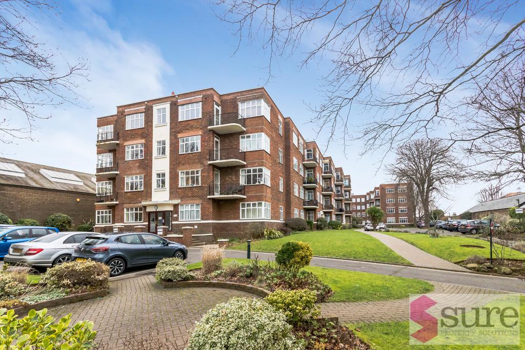 Fairways, Dyke Road, Brighton 2 bed apartment - £1,450 pcm (£335 pw)