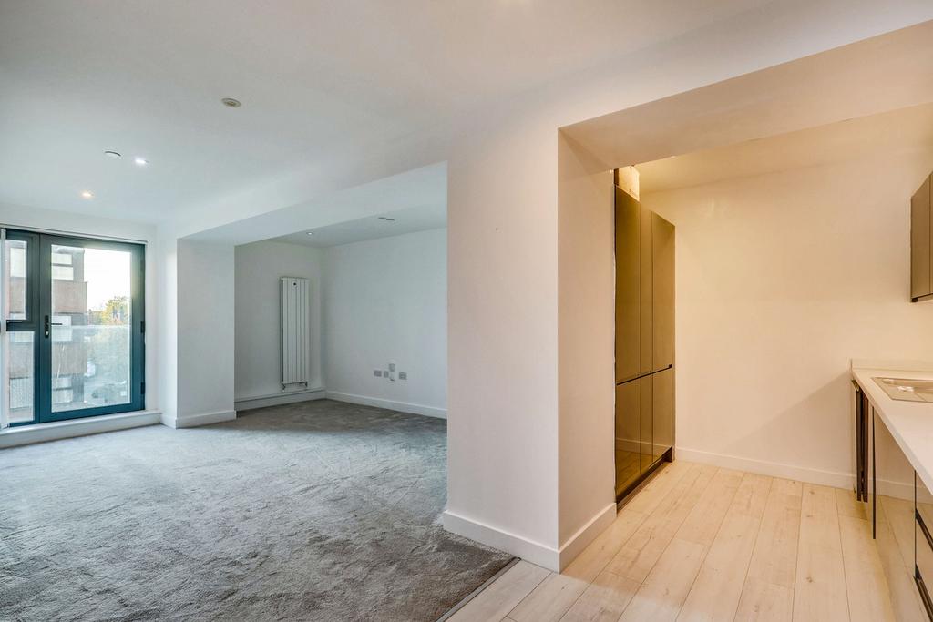 Beaumont Court, Southend on Sea, SS2 2 bed flat - £1,300 pcm (£300 pw)