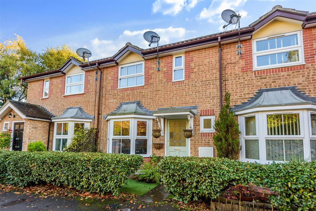 Hunters Chase, Liphook 2 bed terraced house - £330,000