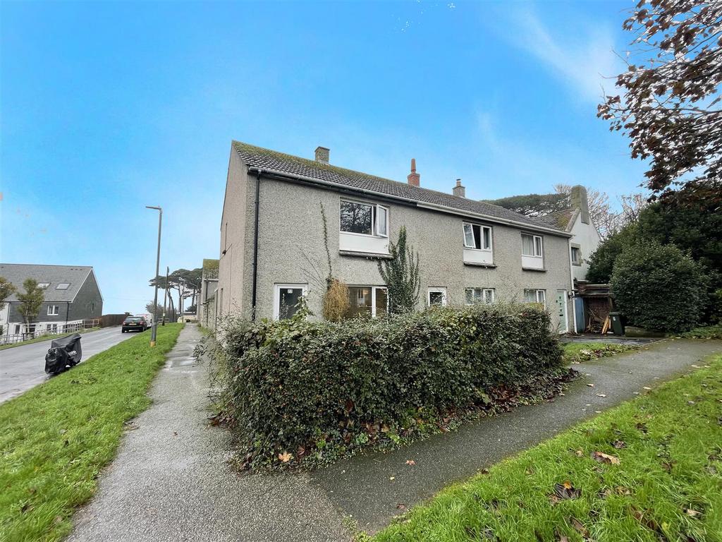 Windmill, Fowey 2 bed semi-detached house - £185,000