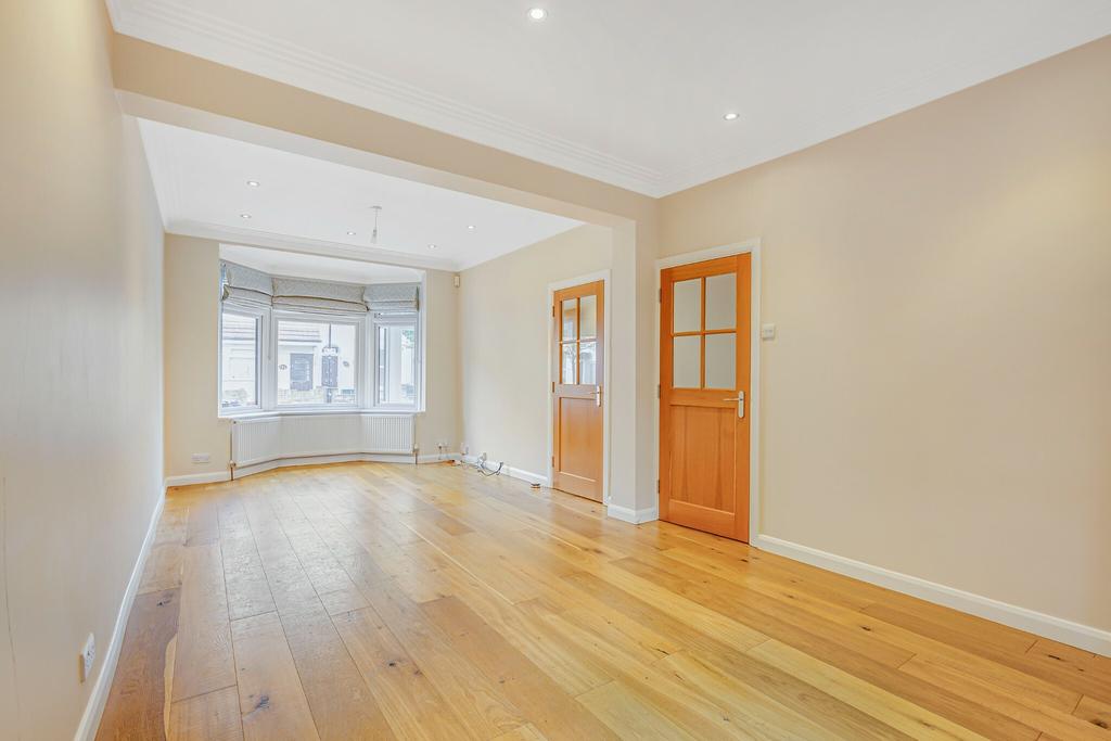 Matcham Road, Leytonstone, E11 3 bed terraced house - £2,500 pcm (£577 pw)