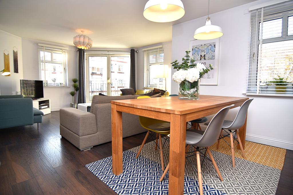 Sinclair Place, Edinburgh EH11 2 bed flat - £230,000