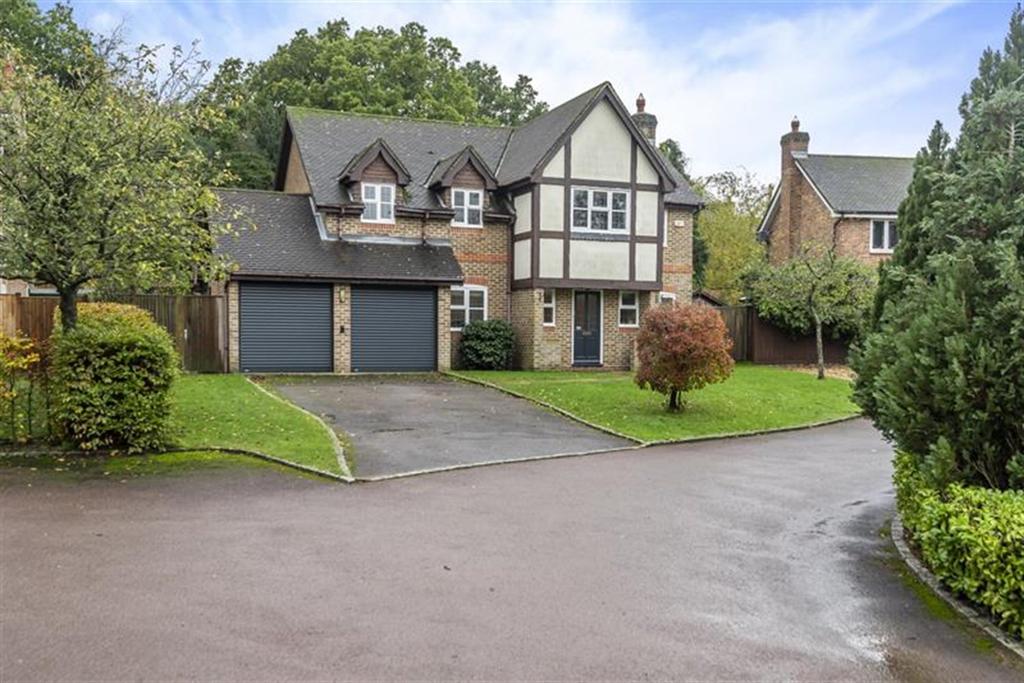 Hoggarth Close, Petersfield, GU31 5 bed detached house - £1,000,000