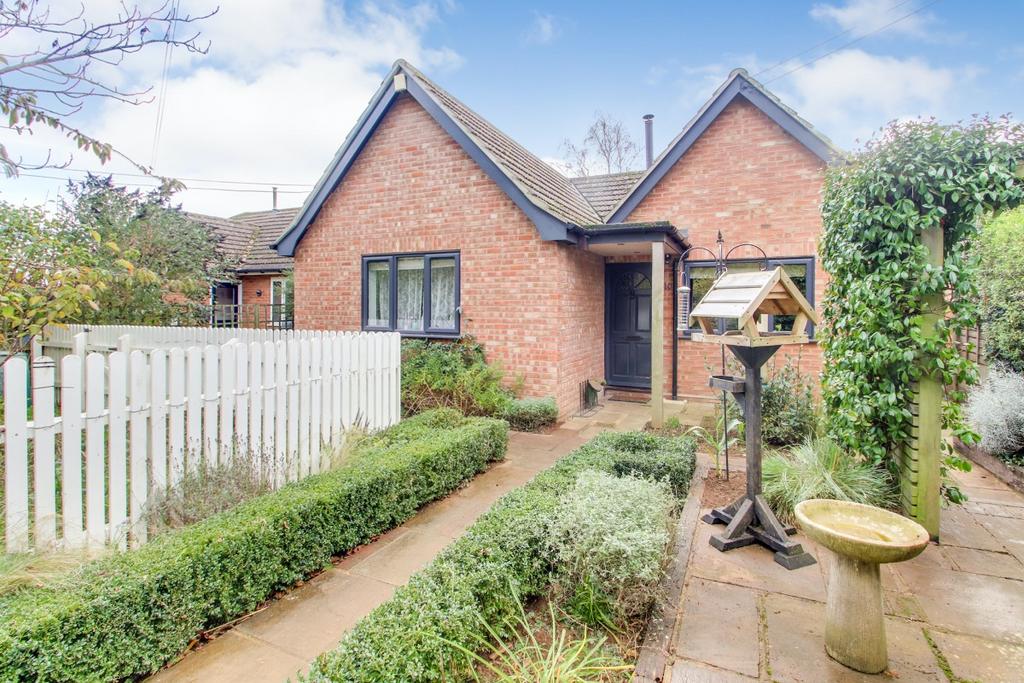 Blackthorns, Newbourne, Woodbridge 3 bed bungalow - £475,000