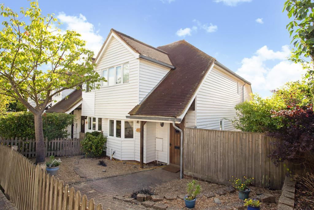 Benenden Road, Iden Green, Kent, TN17... 3 bed semi-detached house - £ ...